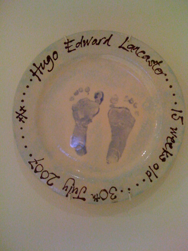 Footprints on a plate | Notes to Self